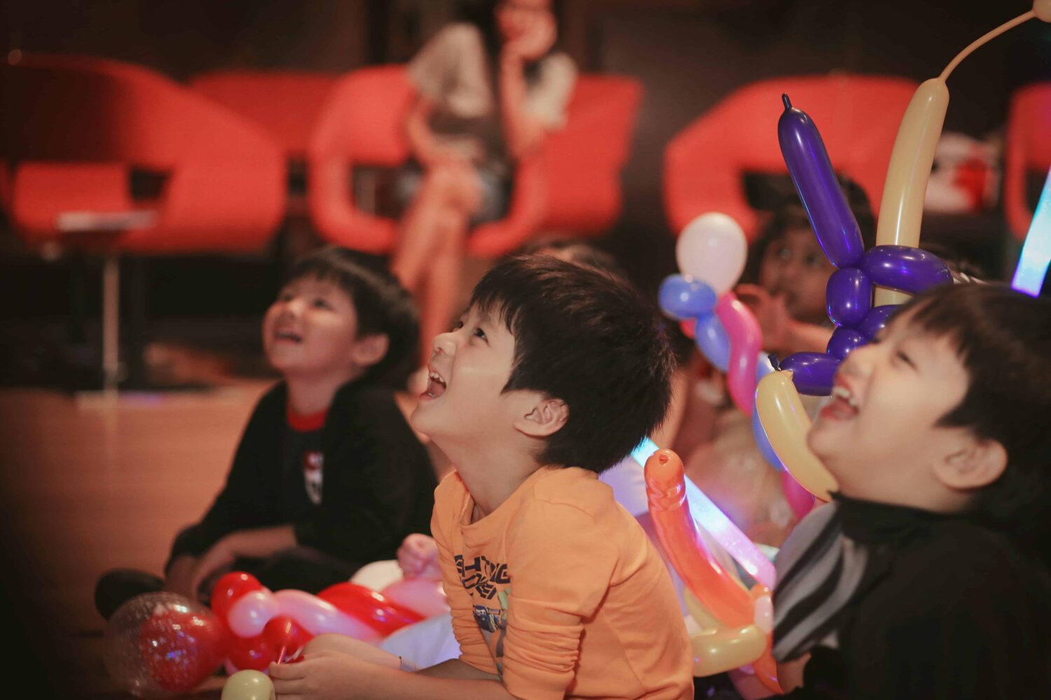 Kids Magic Show & Kids Birthday Party Magicians in Singapore