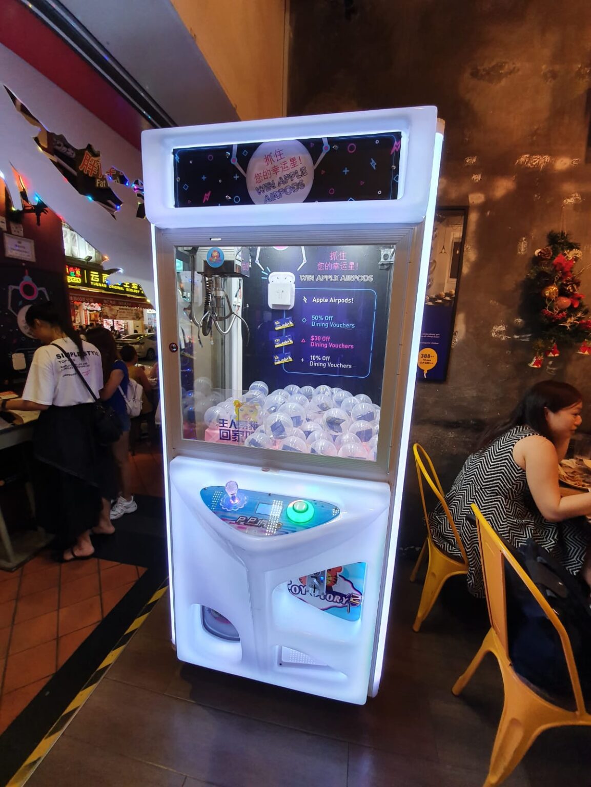 Singapore Arcade Claw Machine Rental for Events and Kids Party